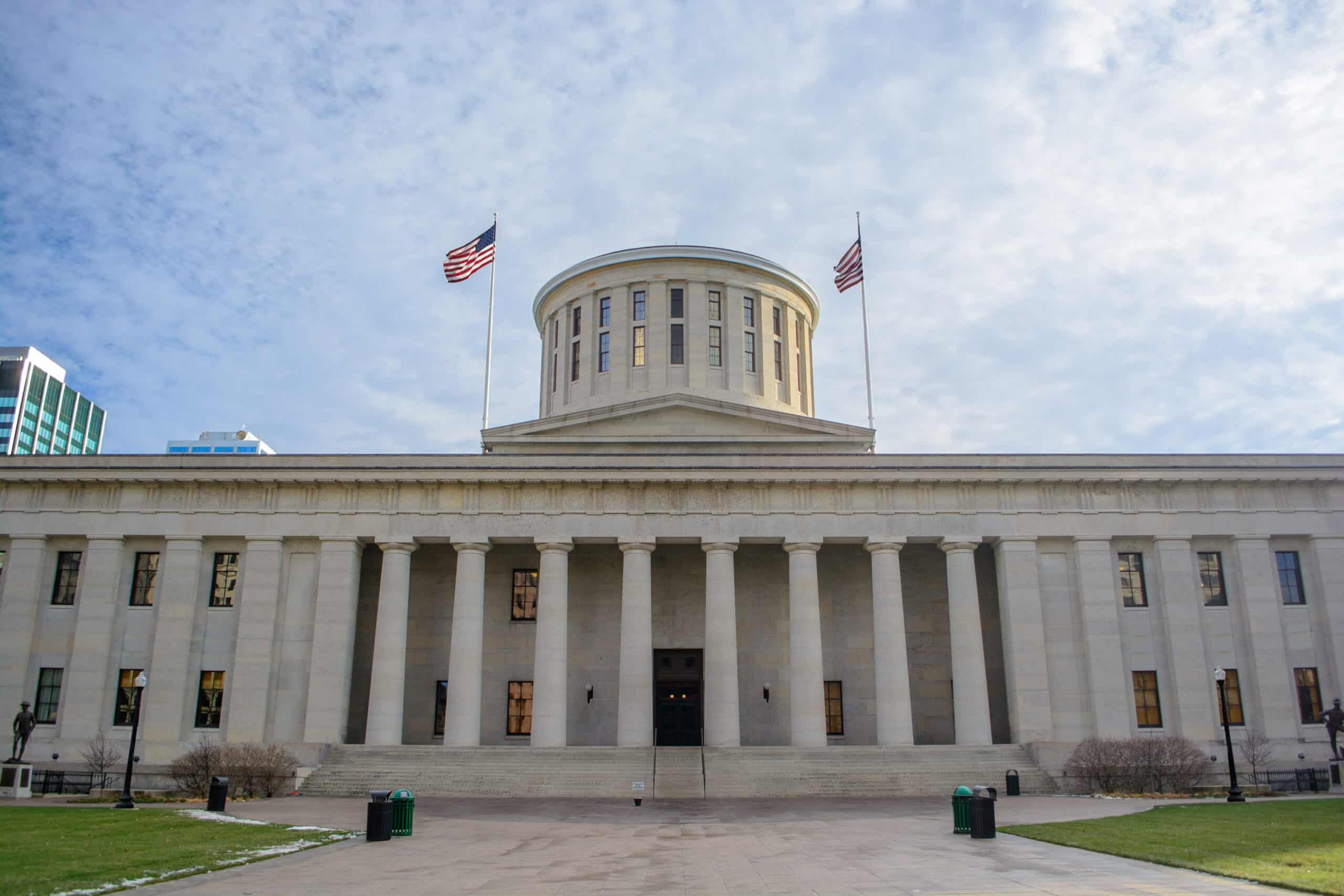 Do the Ohio State Teachers Retirement System's offerings meet gold ...
